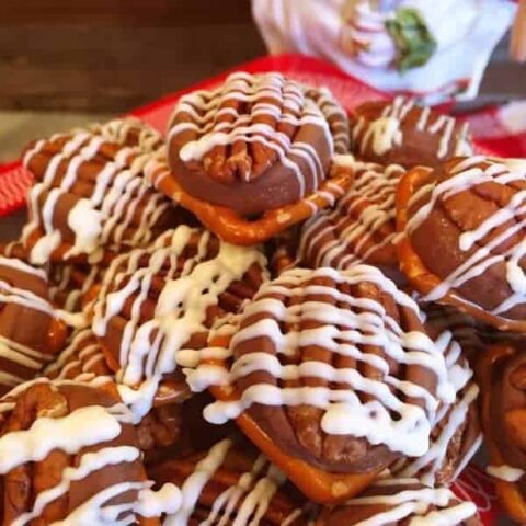 Rolo Pretzel Turtle Bites Recipe | Norine's Nest