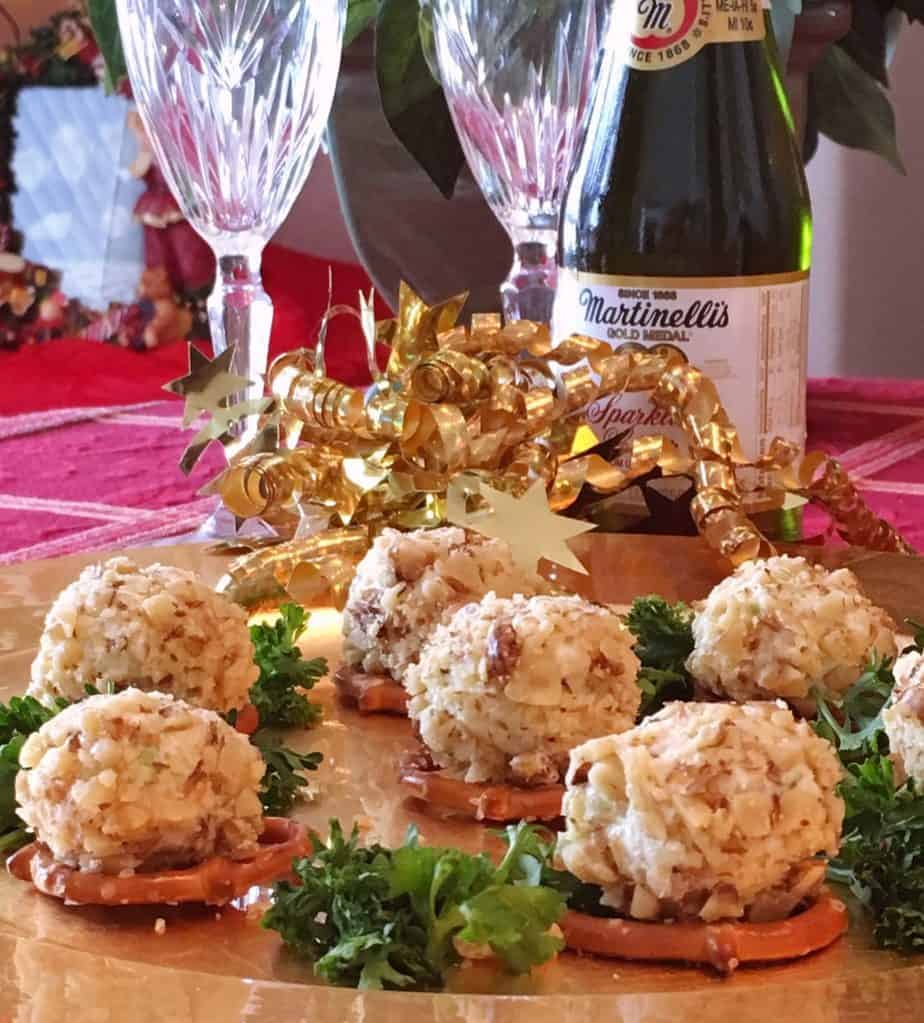 Mini Blue Cheese Walnut Balls | Norine's Nest