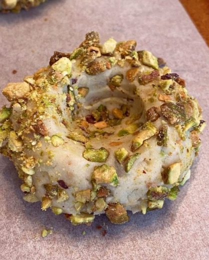 Raspberry Pistachio Thumbprint Cookies | Norine's Nest